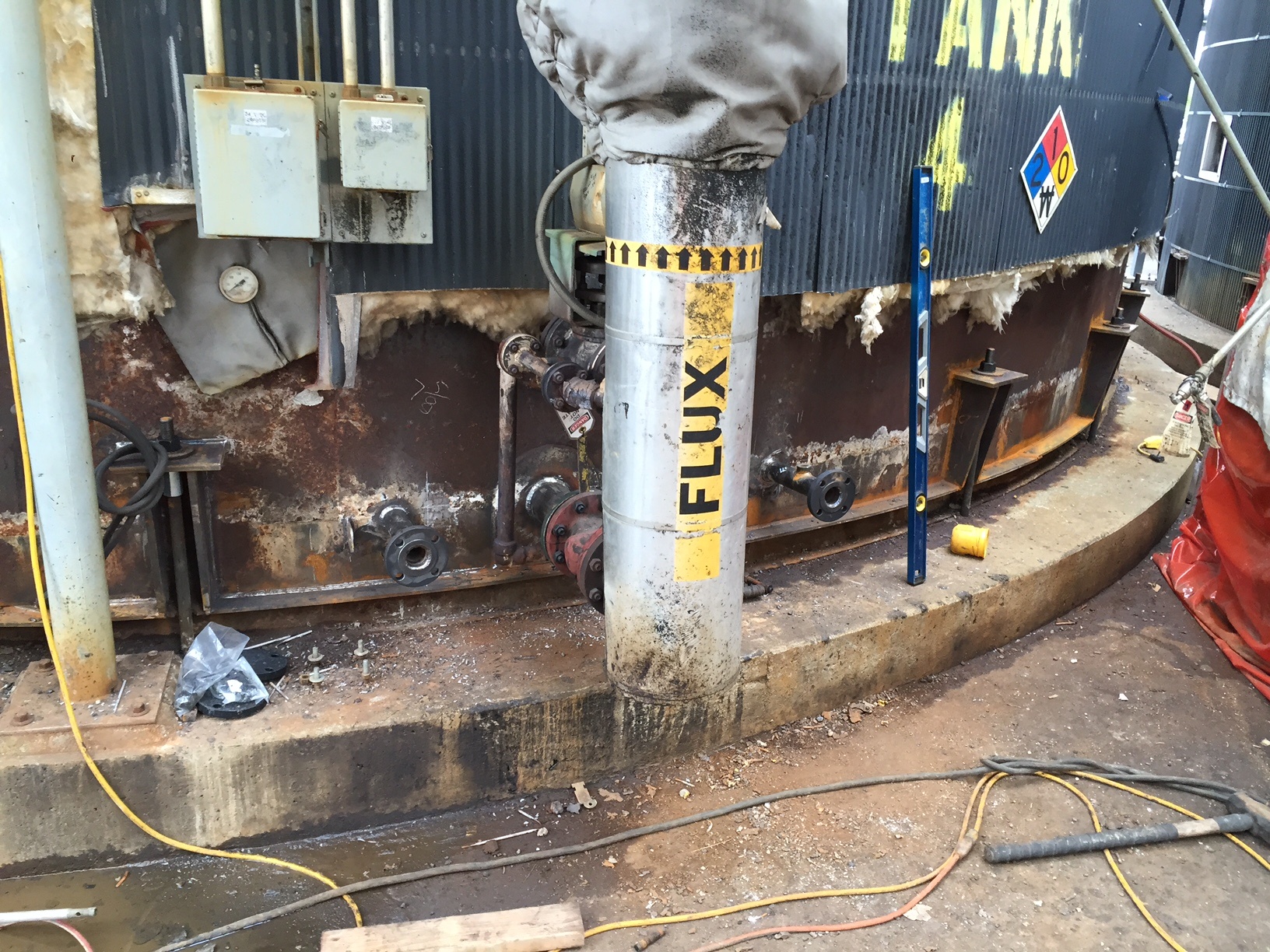 An El Segundo Bottom the Answer to Your Leaky Steel Tank?